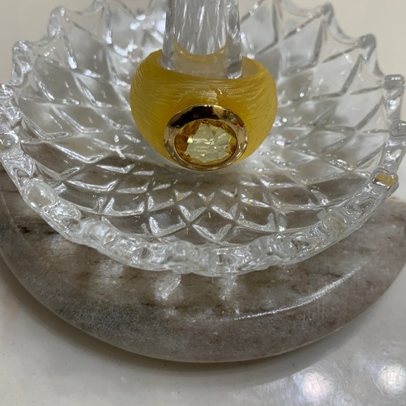 Monet | Jewelry | Vintage Yellowish Tancolored Stone Costume Ring ...
